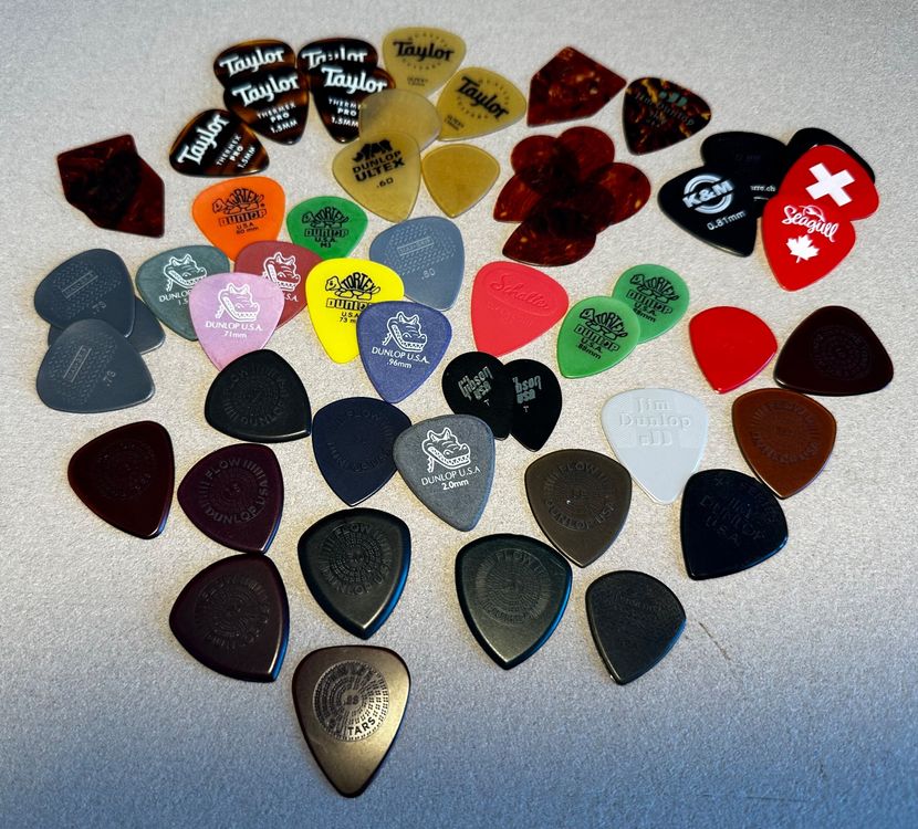 Plektrum alle Stärken und Grössen zum Ausprobieren 56 Stk. | Kaufen auf ...