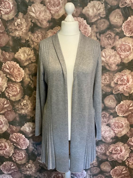 Madeleine Strickjacke D44/46 | Kaufen auf Ricardo