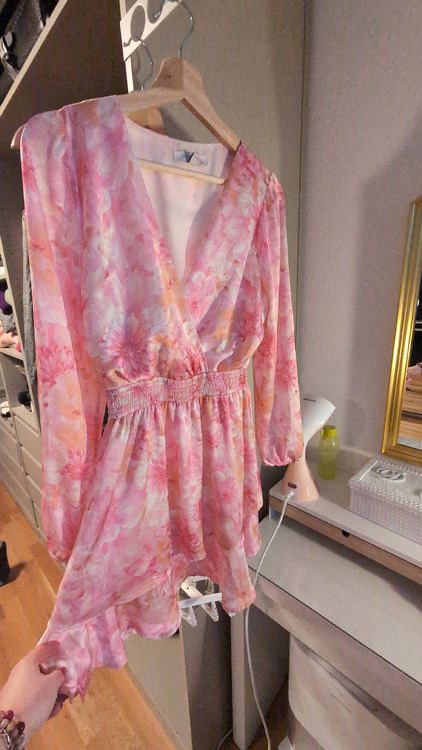 Robe d'été fleurie AMISU rose taille 34 élégante 🌸 (D'occasion) à ...
