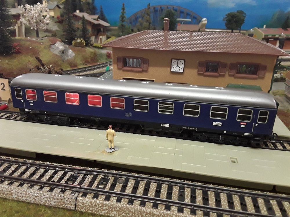 Märklin 4032 _ Personenwagen __ beleuchtet __ blech Spur H0 (Defekt) in ...