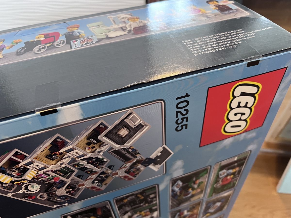 LEGO Creator Expert 10255 Assembly Square - OVP/neu! (Neu und ...