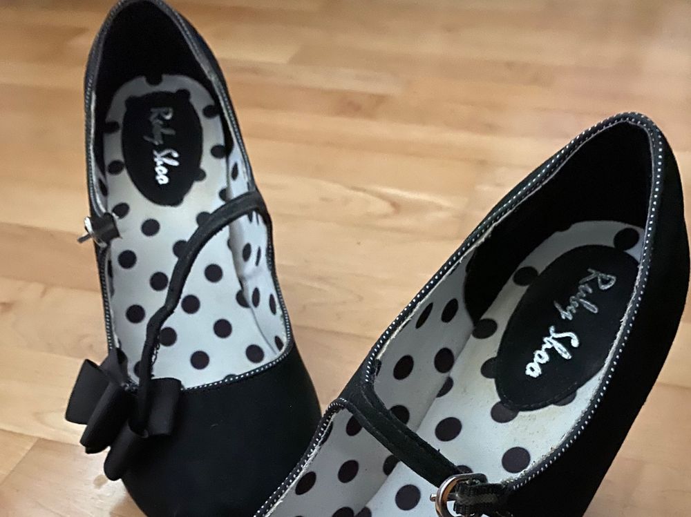 Vintage Pumps schwarz Ruby Sboo (Neu und originalverpackt) in Wil ZH ...