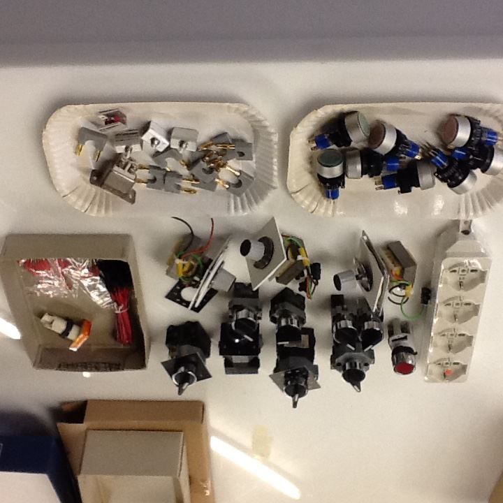 Elektronikteile für Bastler (Gebraucht) in Hölstein für CHF 30 – mit ...