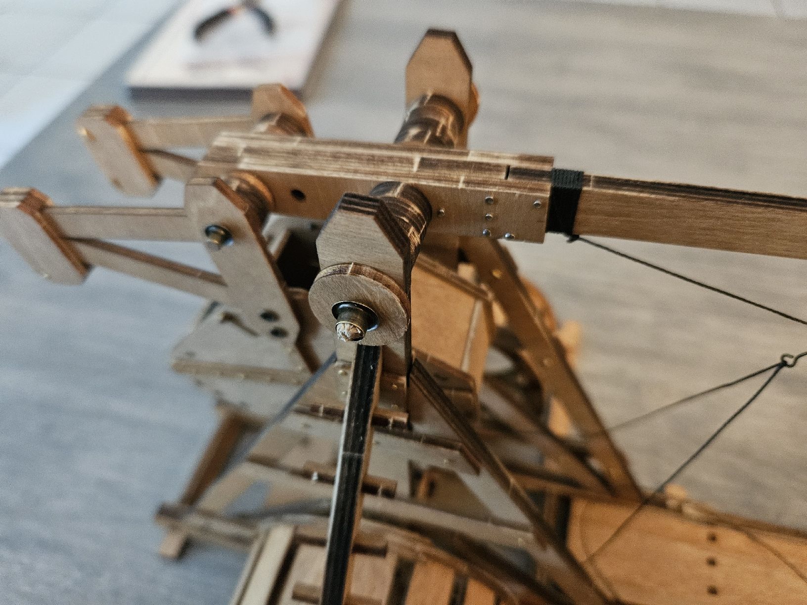 Trebuchet (Miniaturmodell) (Gebraucht) in Vorderthal für CHF 210 – mit ...