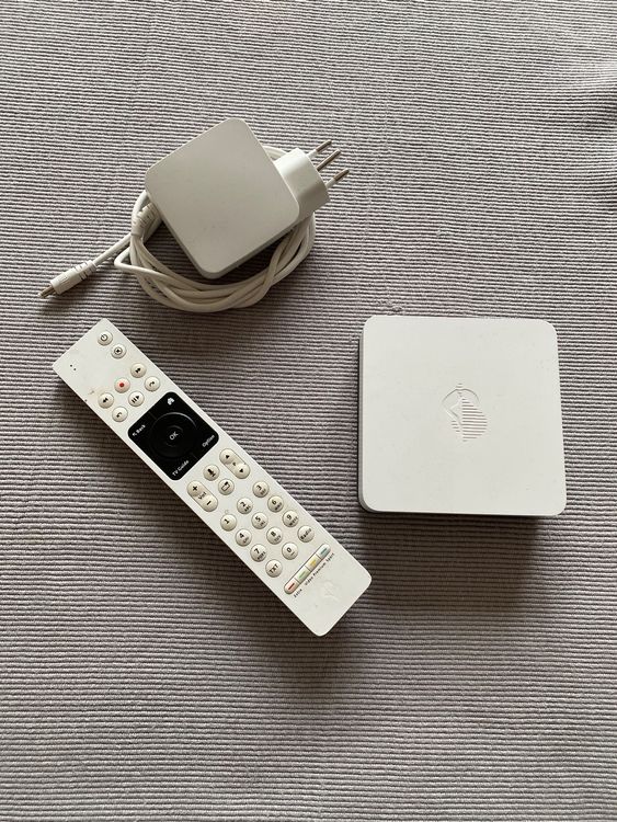 Swisscom TV-Box 2.0 - Fernbedienung und Netzteil (Gebraucht) in ...