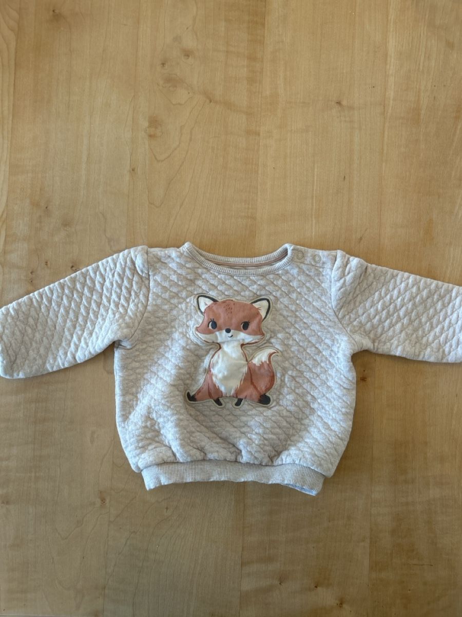 Süsser Baby Pullover (86)🦊 (Gebraucht) in Basel für CHF 2 – mit ...