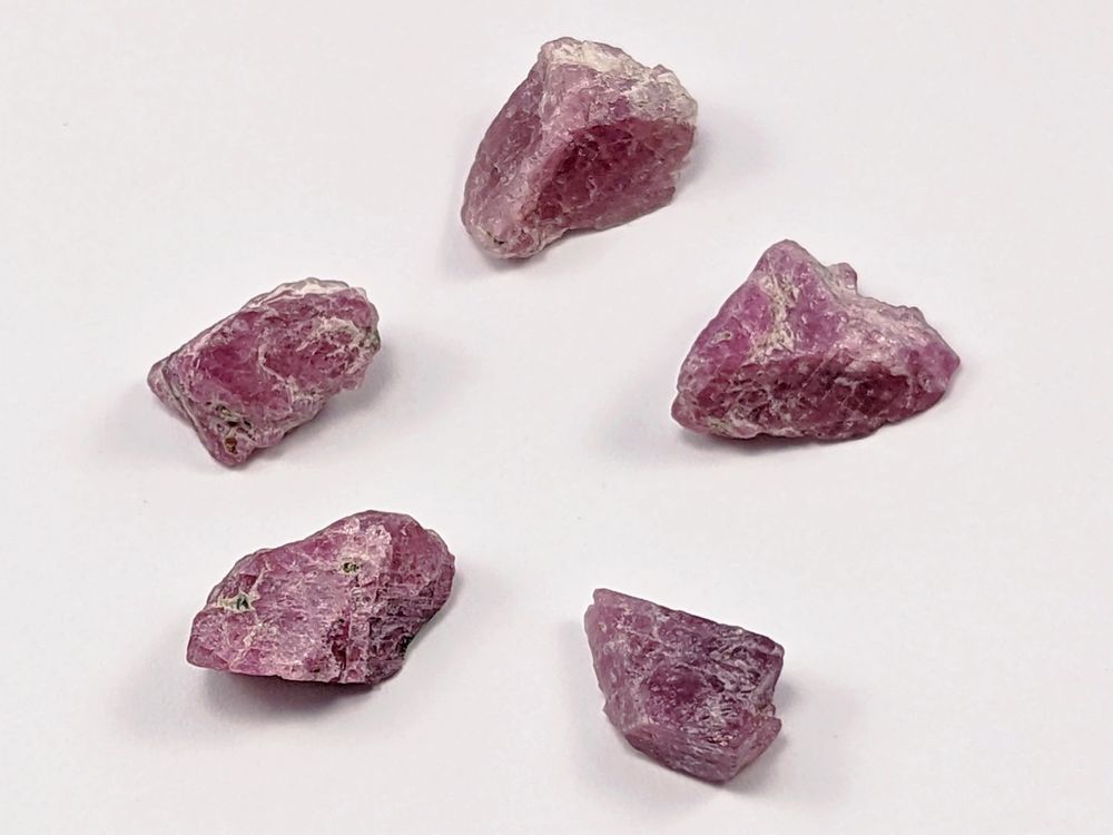 Rubin roh 5Stk. 25.00ct | Kaufen auf Ricardo