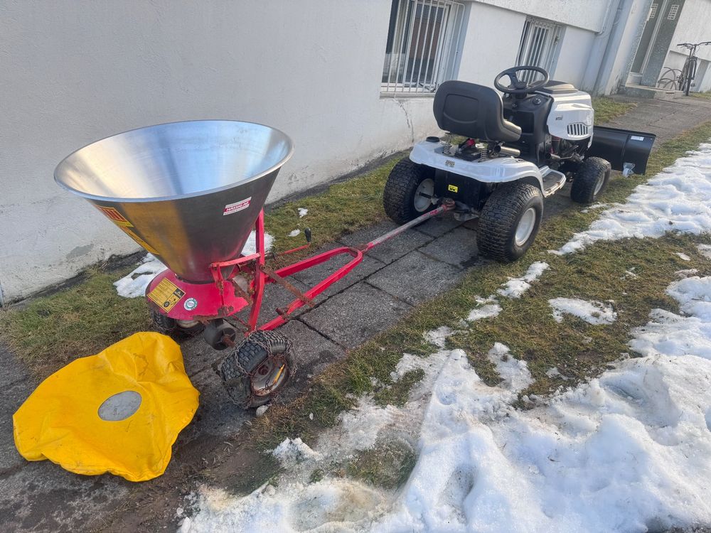 Rasentraktor MTD, mit Schnepflug und mit Salzstreuer, (Gebraucht) in ...
