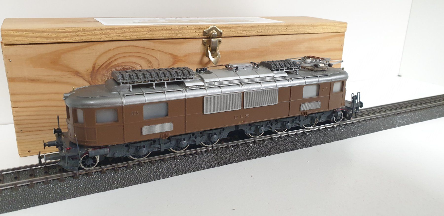 Swimo BLS Ae6/8 ESU Digi. LED. H0/AC (Gebraucht) in Geroldswil für CHF ...