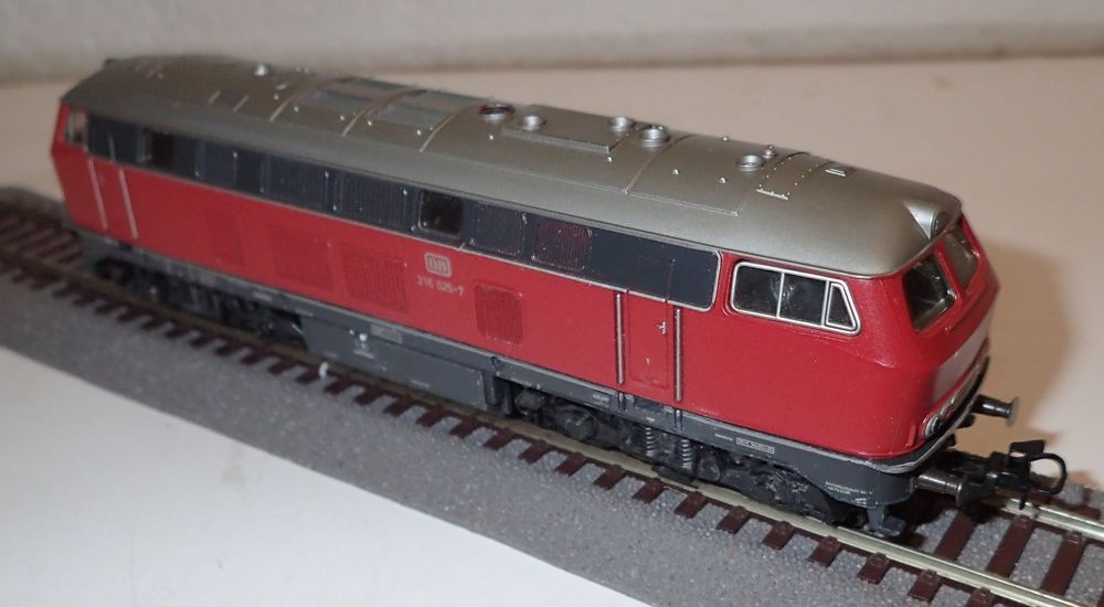 Märklin H0 - DB rote Diesellok Br 216 025-7 - Art. 3075 (Gebraucht) in Lausanne für CHF 29 – mit ...