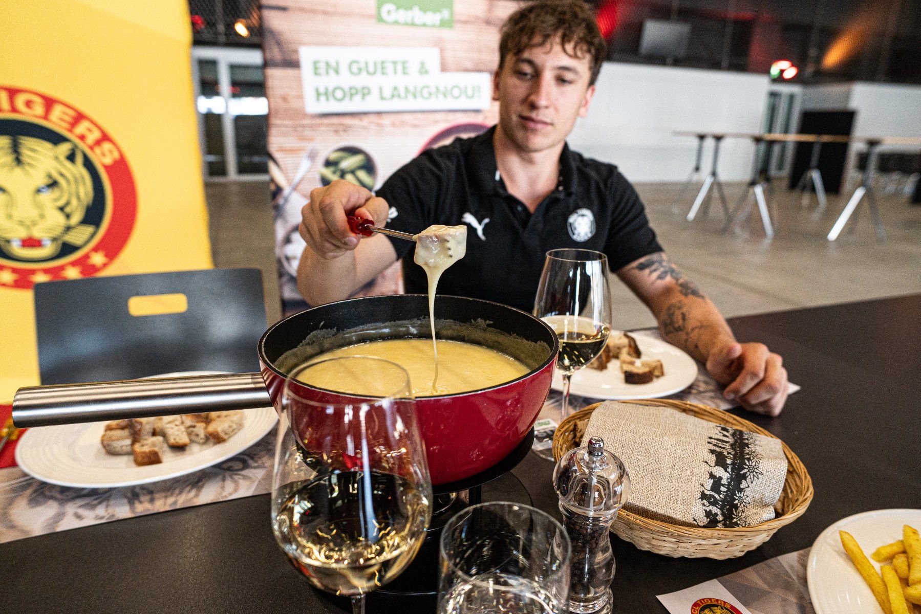 Derby Matchbesuch mit Fondue – 2 Pers. – für Hockey Country (Neu und ...