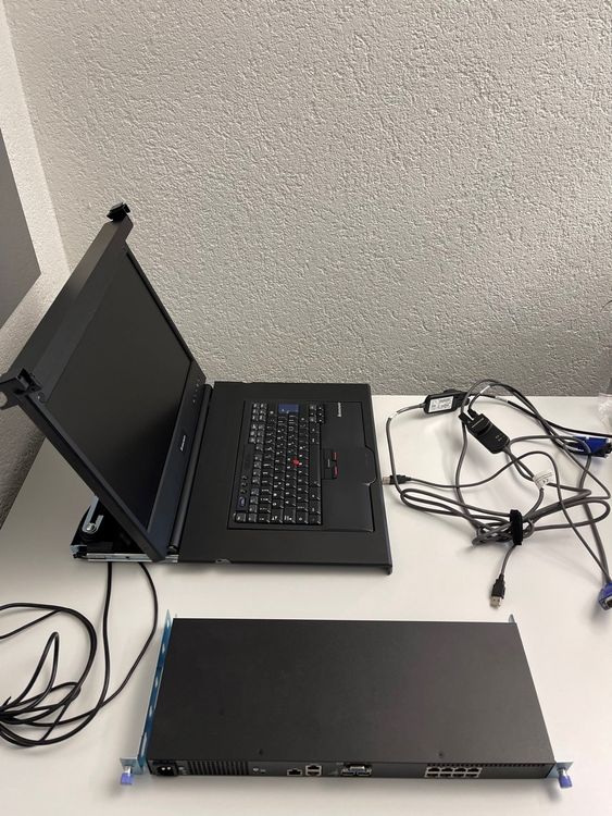 Lenovo Console Manager LCM8 mit Display und Kabel (Gebraucht) in für ...