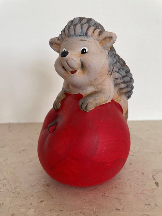 Putziger Igel auf Apfel (Neu (gemäss Beschreibung)) in Meisterschwanden ...