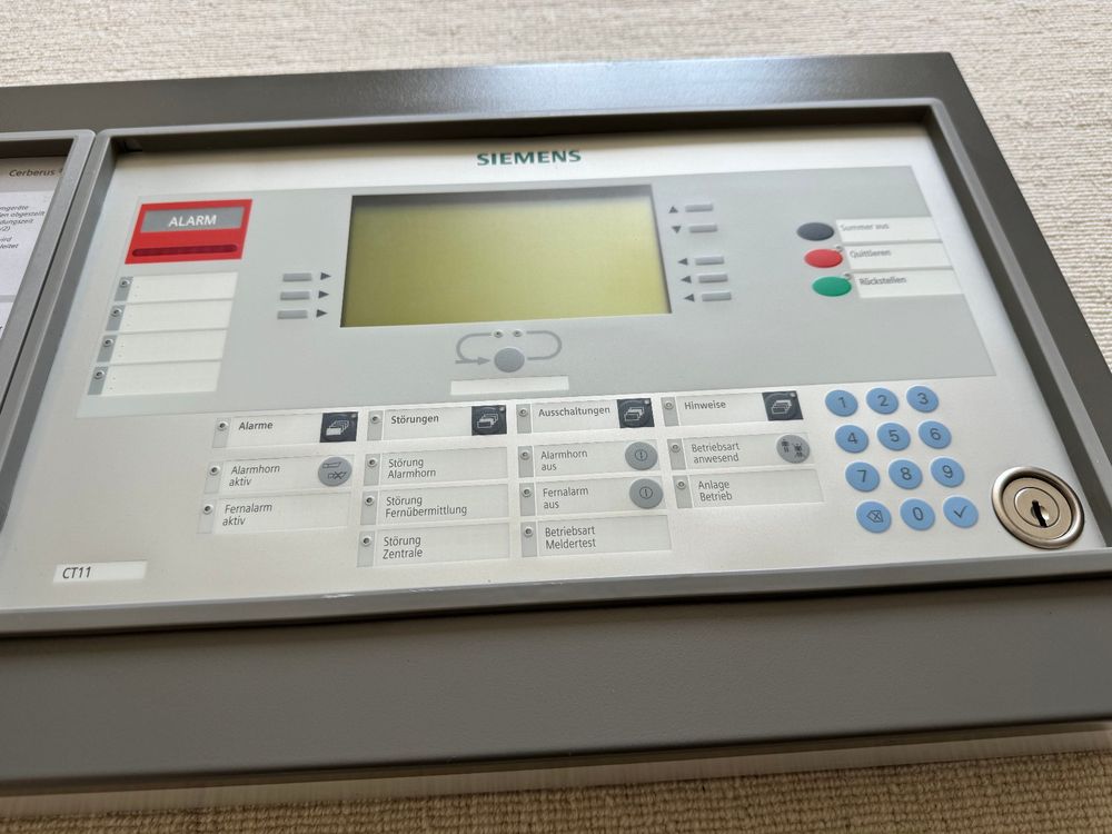 Siemens CERBERUS BEDIENTERMINAL CT11 BMZ B3Q686 (Gebraucht) in Trimbach ...