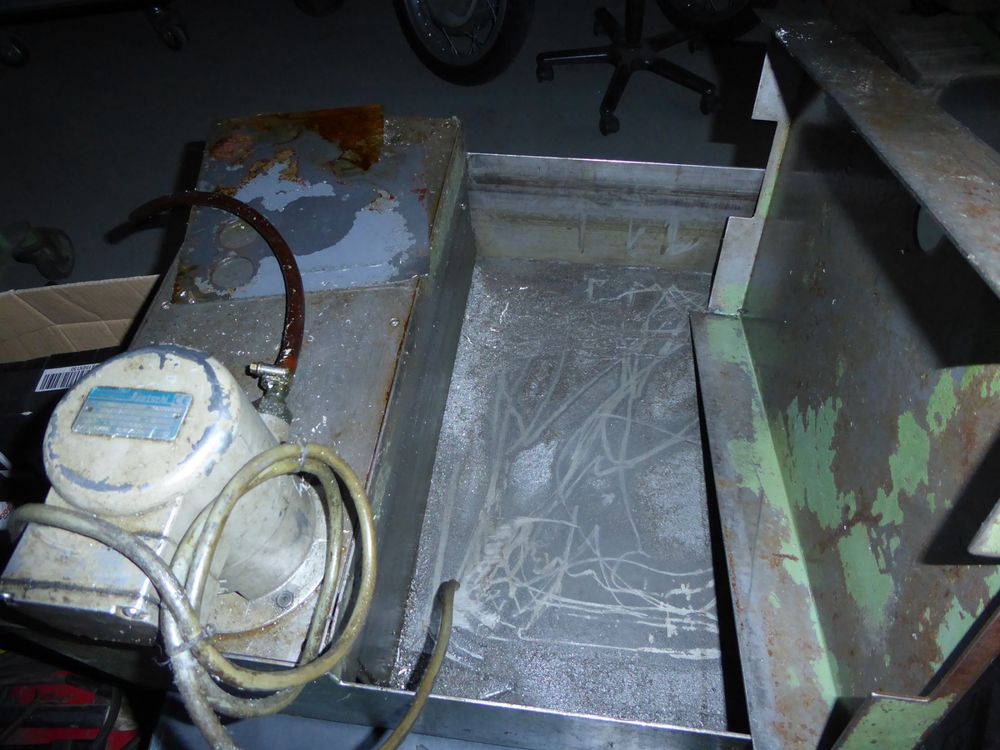 Kühlmitteltank Kühlmittelbehälter Aciera 22 Kühlmittelpumpe (Gebraucht) in Sulz LU für CHF 59 ...