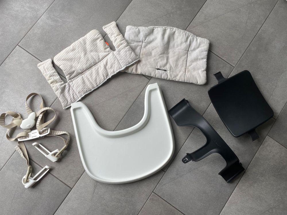 Grosses Stokke Baby Set inkl. Gurt & Tablar (Gebraucht) in Winterthur ...