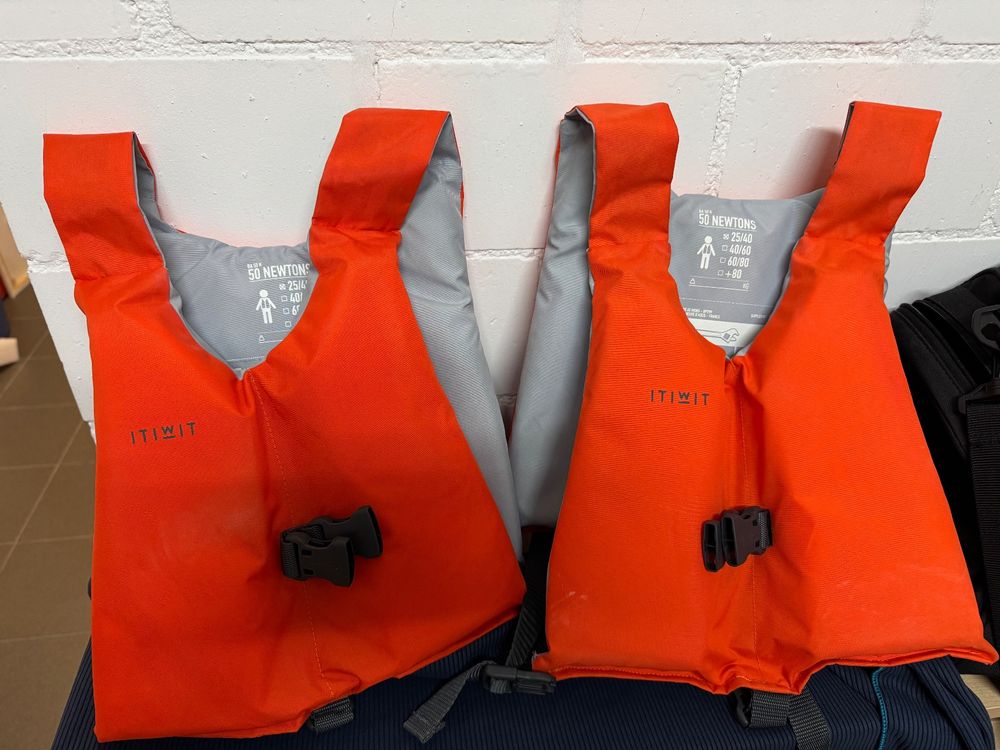 Itiwit Life Jackets, 25-40 kg (Gebraucht) in Fällanden für CHF 15 – nur ...