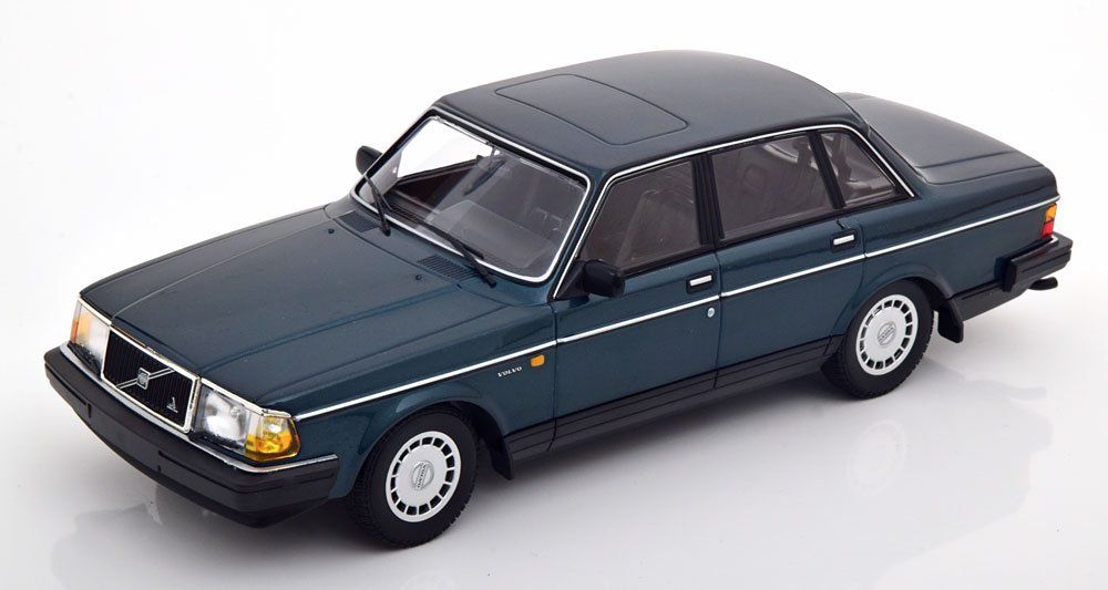 Volvo 240 Sedan 1984-1991 dunkelgrün met. / schwarz 1:18 (Neu und ...