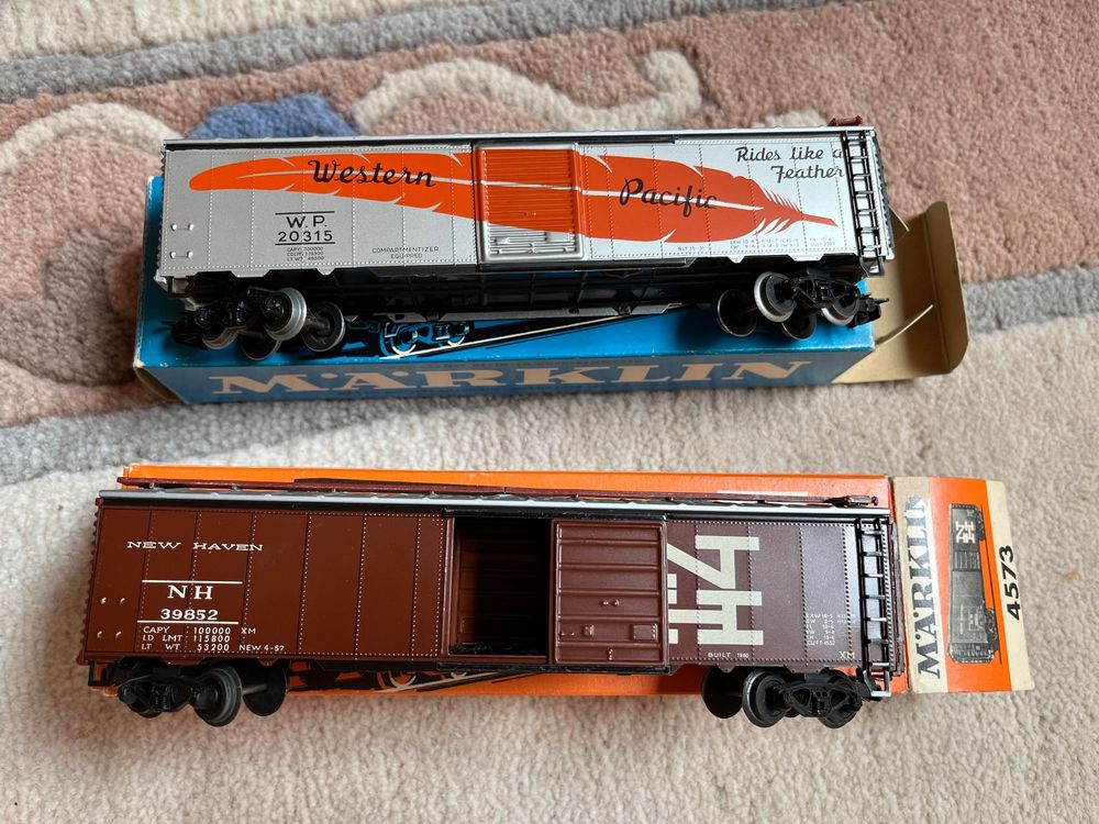 Märklin 4571 + 4573 USA Box Car Western Pacific + New Haven (Gebraucht ...