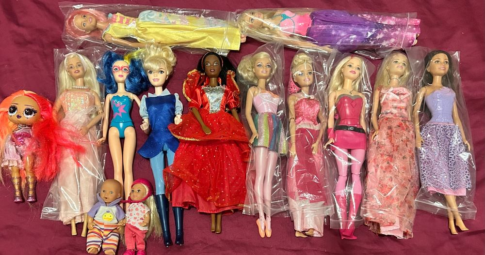 Lot de poupées diverses: Barbie, autres marques,jouets (D'occasion) à ...