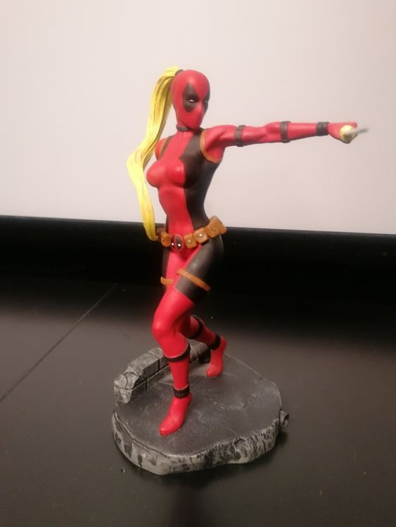 Marvel Lady Deadpool Statue | Kaufen auf Ricardo
