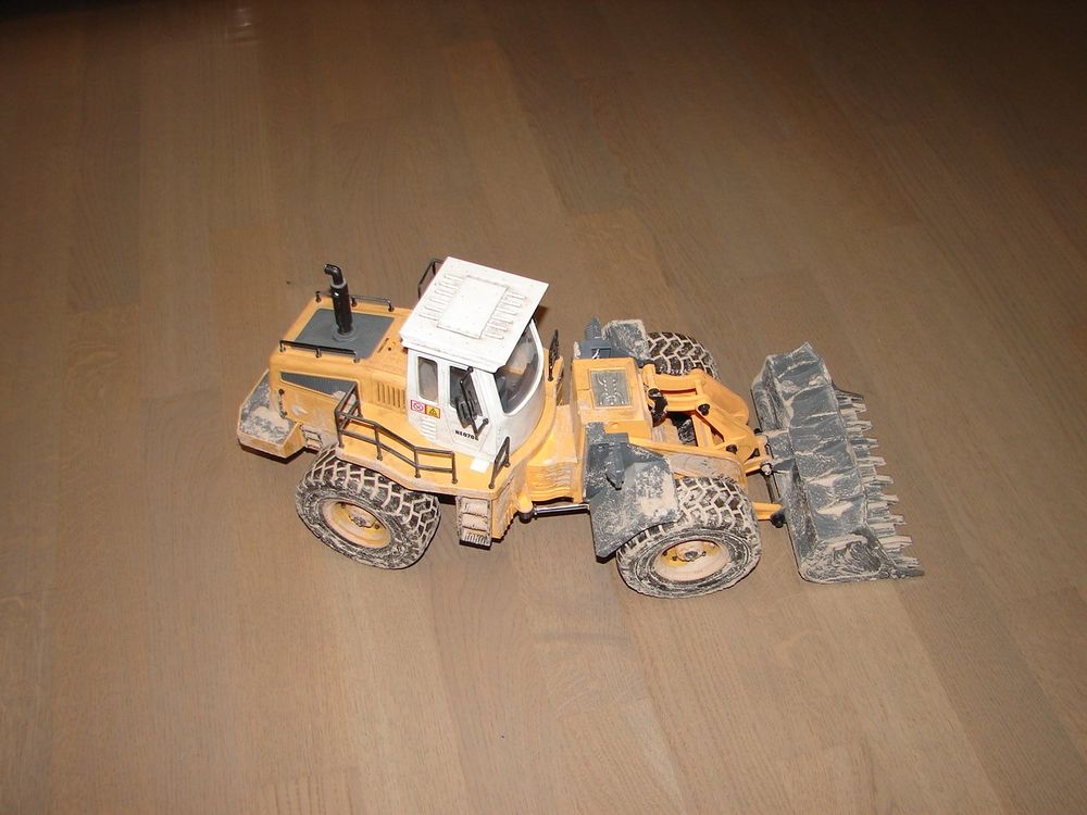 Hobby Engine Radlader No. 0706 im Massstab 1:14 (Gebraucht) in Murten ...