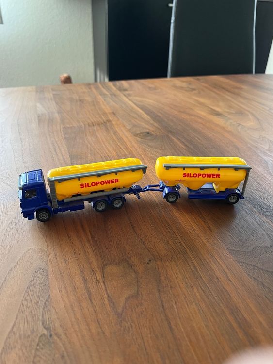 Siku 1809 Lkw mit Futtermittelsilo (Gebraucht) in Rotkreuz für CHF 6 ...