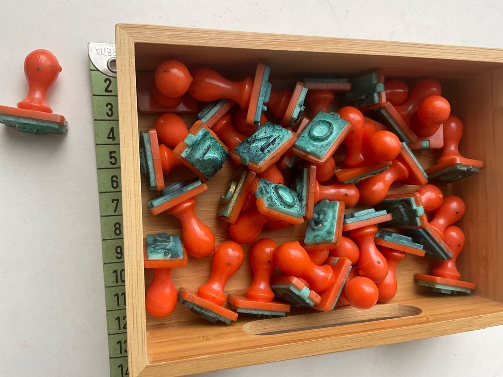 Vintage Stempel Druckbuchstaben Ziffern (Gebraucht) in Aarau für CHF 14 ...