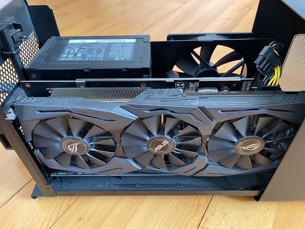 Razer Core X eGPU inkl. Grafikkarte Asus RX-580 (Gebraucht) in Blauen ...