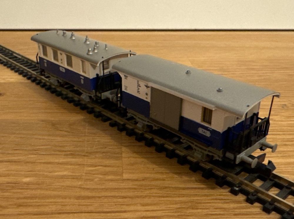 Fleischmann 8053+8054 Wagen zur Edelweiß-Lokal-Bahn (Neu (gemäss Beschreibung)) in Schlierbach ...