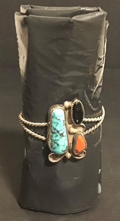 Designer Silber Armreife mit Türkis und Koralle Steinen (Gebraucht) in Root für CHF 45 – mit ...