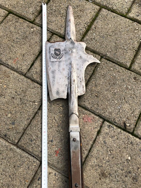 Hellebarde (Gebraucht) in Hermetschwil-Staffeln für CHF 190 – mit ...