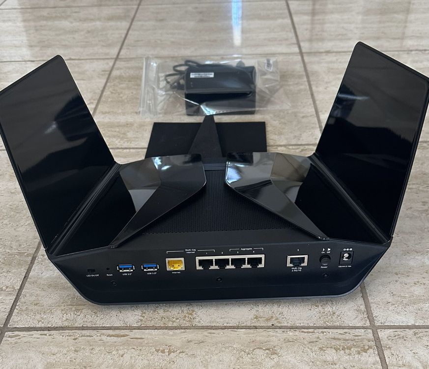 Nighthawk Tri-Band AX12 12-Stream-AX-WLAN-Router RAX200 (Gebraucht) in ...