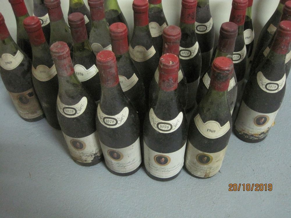 25 Flaschen Wein aus den 60er und 70er (Gebraucht) in Zug für CHF 11 ...