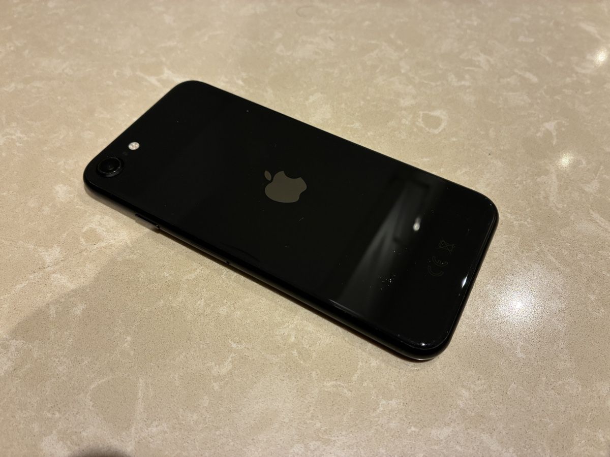 iPhone SE (2. Generation) - defekter Display (Gebraucht) in Luzern für ...