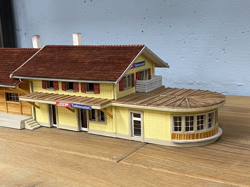 RhB Bemo Bahnhof Tiefecastel Tip Top Modell H0m (Neu (gemäss ...