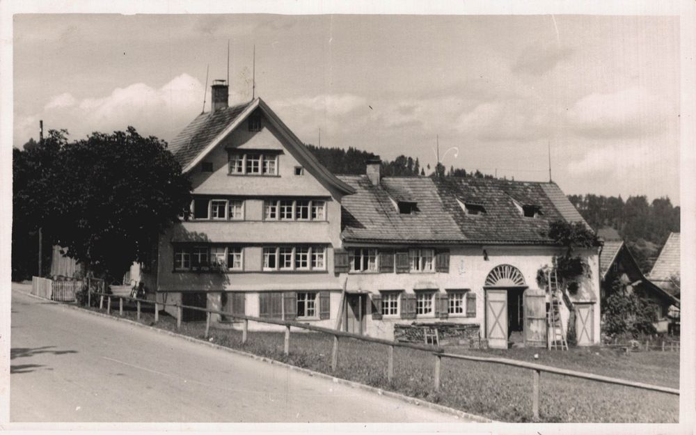 Bauernhaus mit Scheune (Gebraucht) in Bronschhofen für CHF 12 – mit Lieferung auf Ricardo kaufen