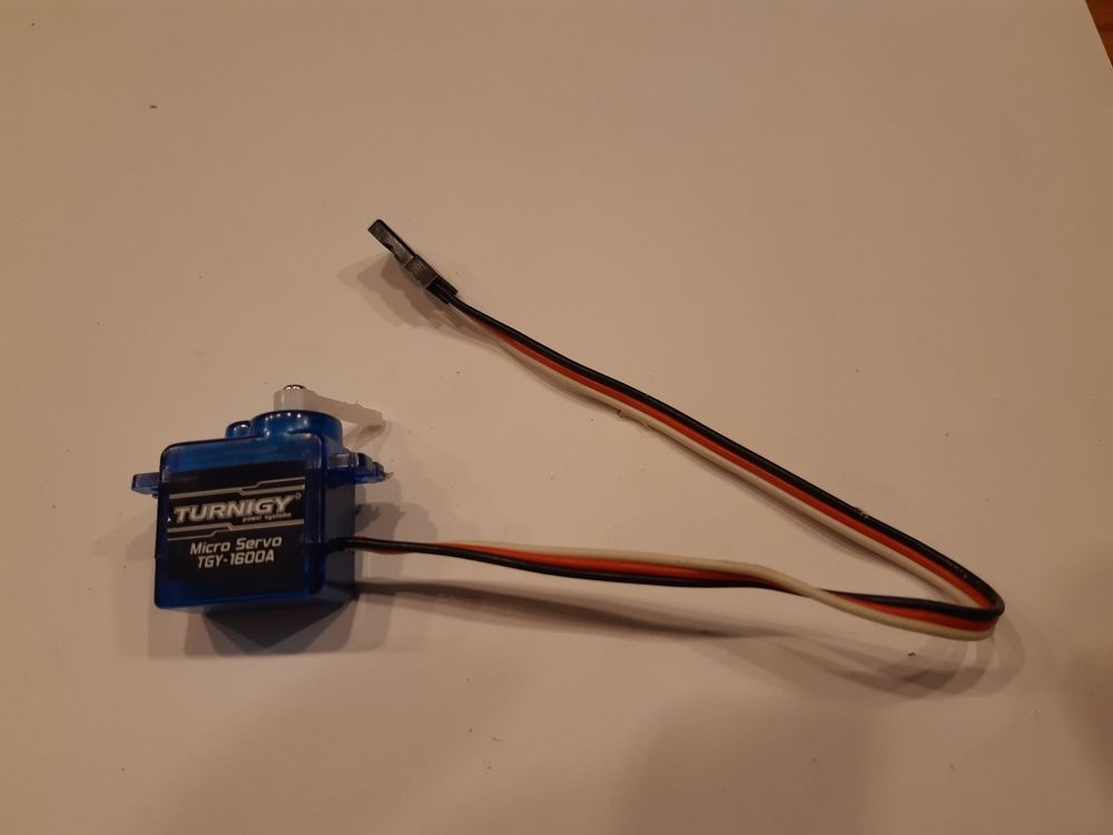 Rezyklierte Modellbau Servos 7 Stück diverse Grössen | Kaufen auf Ricardo