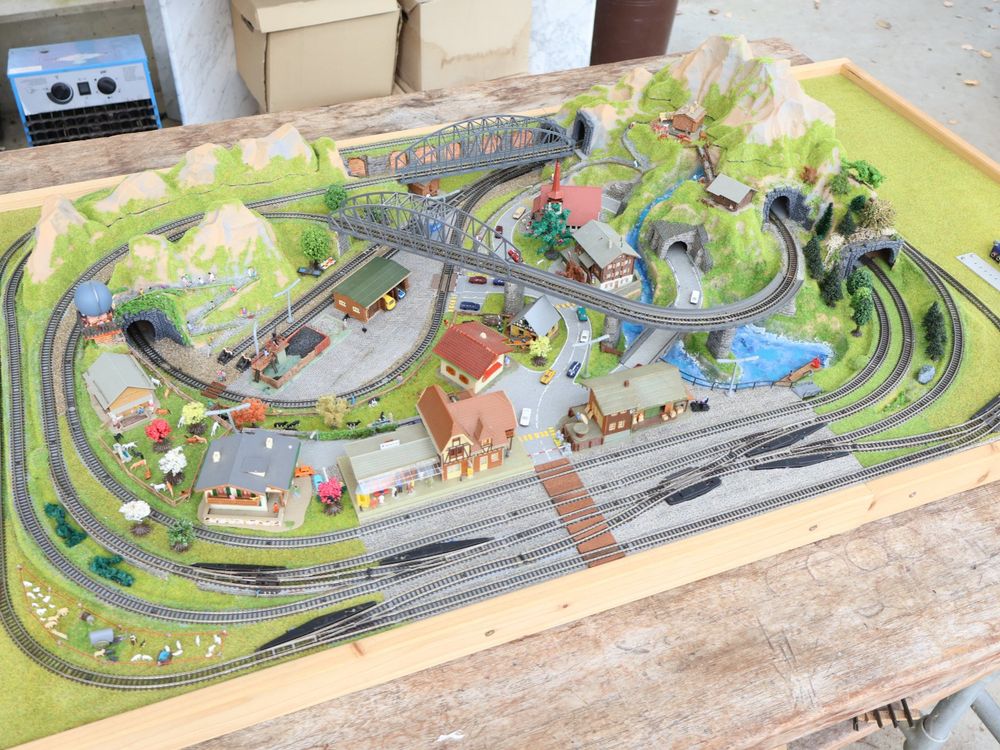 Märklin Spur Z - Wunderschöne Modellbahn Anlage 124 x 73cm (Gebraucht ...