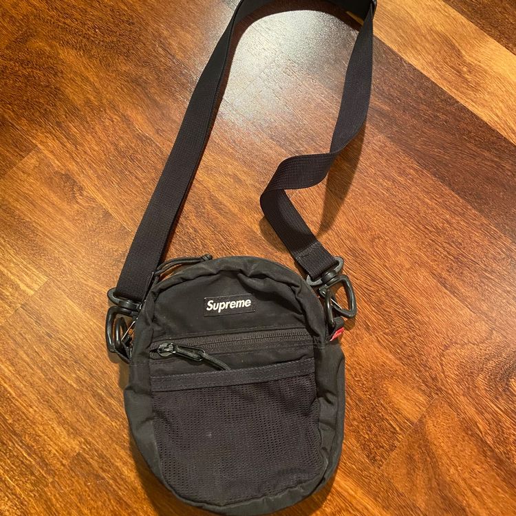 supreme mini bag in black (Gebraucht) in Zürich für CHF 47 – mit ...