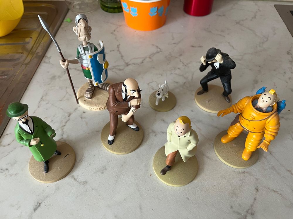 Figurines en résine Tintin (Gebraucht) in Porrentruy für CHF 6 – nur ...