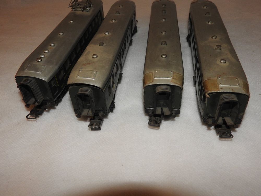 Märklin 348/1 und 348/2, SBB Personen- und Speisewagen, grün (Gebraucht) in Satigny für CHF 67 ...