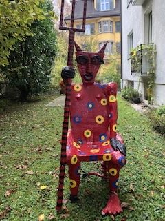 Original Thonet Sessel verwandelt in Teufel aus Papiermachée (Gebraucht ...