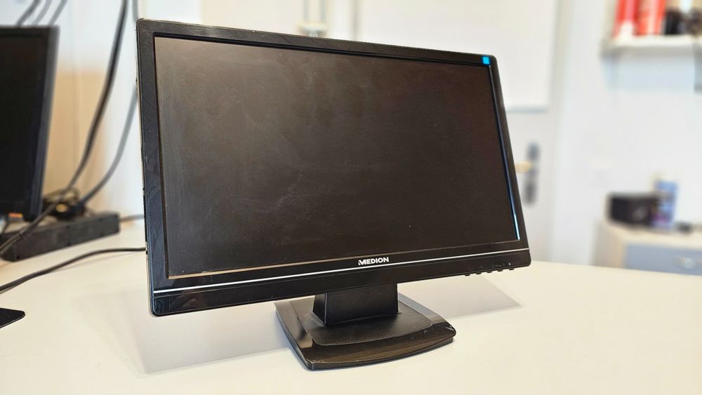 Medion 20 Zoll Monitor (Gebraucht) in Hausen am Albis für CHF 10 – mit ...