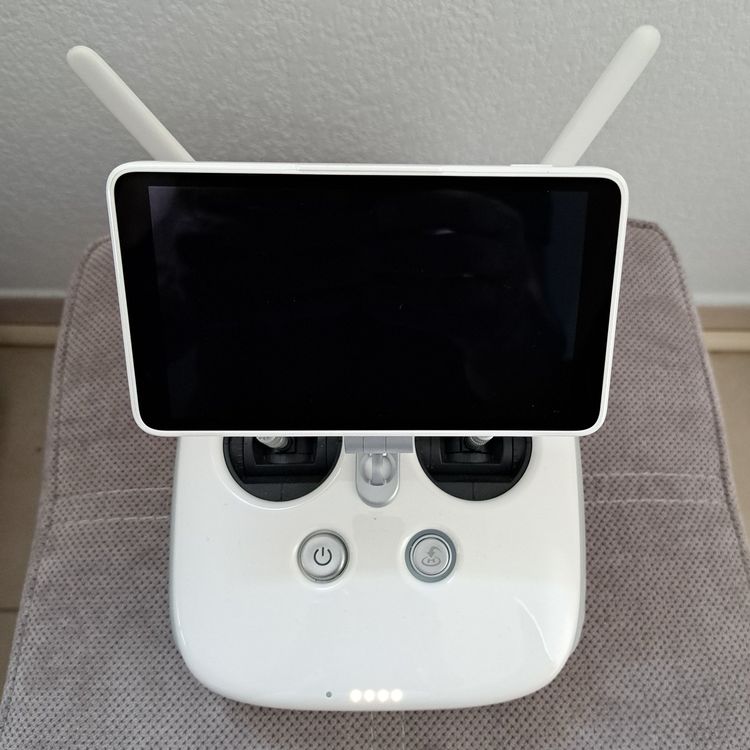 DJI Phantom 4 - Radiocommande DJI GL300E (Gebraucht) in Genève für CHF ...