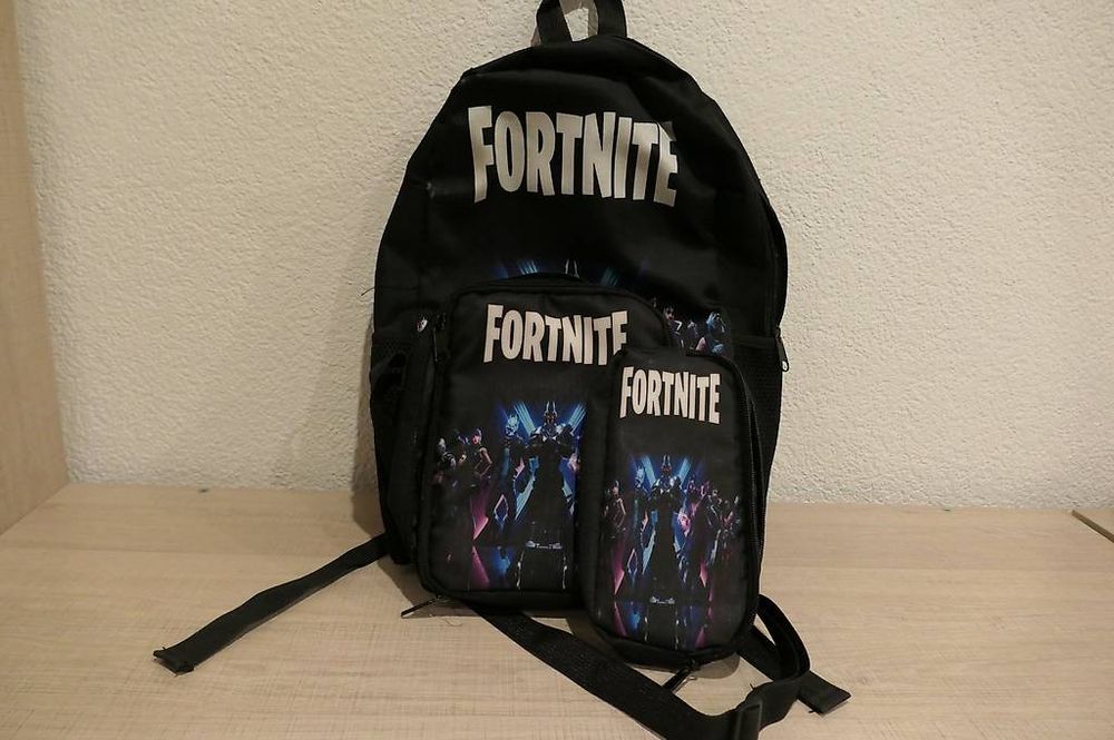 Fortnite Rucksack mit Etui und Bauchtasche (Gebraucht) in Fischenthal ...
