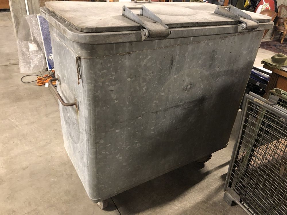 Abfallcontainer Ochsner 600 Liter Metall (Gebraucht) in Arlesheim für CHF 21 – nur Abholung auf ...