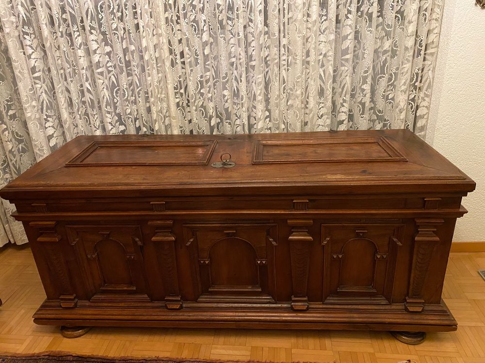 SCHÖNE ANTIKE VOLLHOLZ TRUHE | Kaufen auf Ricardo