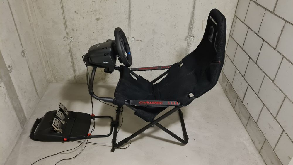 Racing Rig Playseat mit Logitech G Driving Force Lenkrad (Neu (gemäss ...