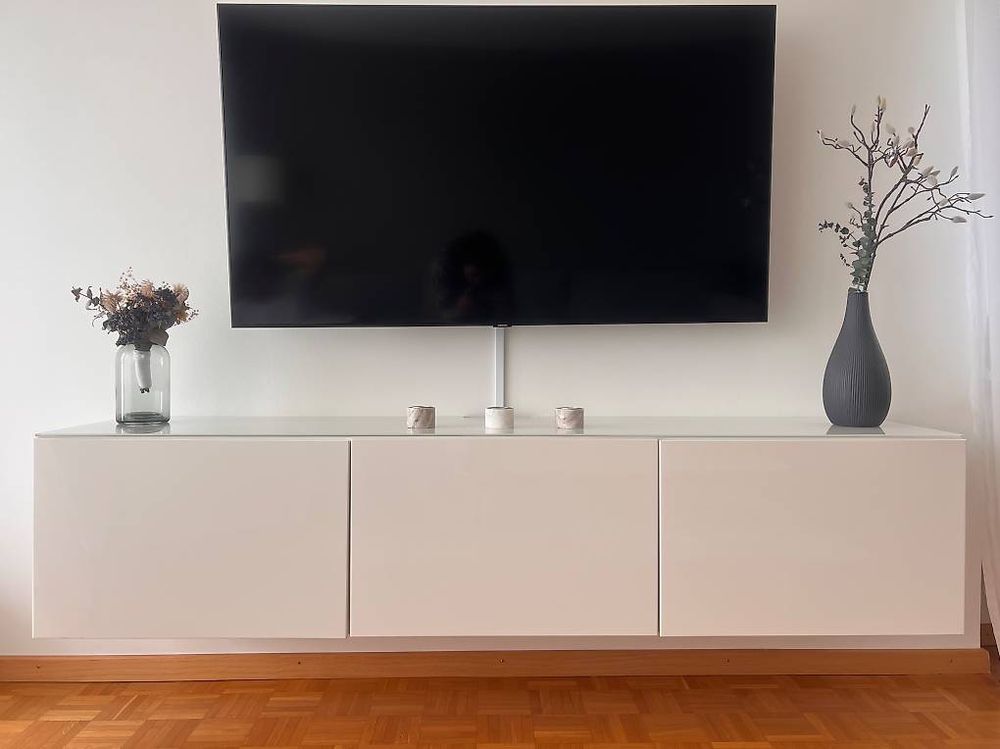 TV-Lowboard BESTA (Gebraucht) in Bassersdorf für CHF 150 – nur Abholung ...